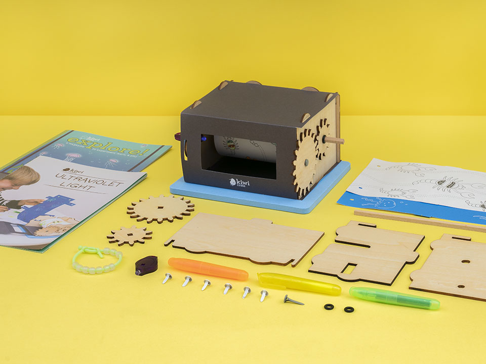 Ultraviolet Lights | KiwiCo